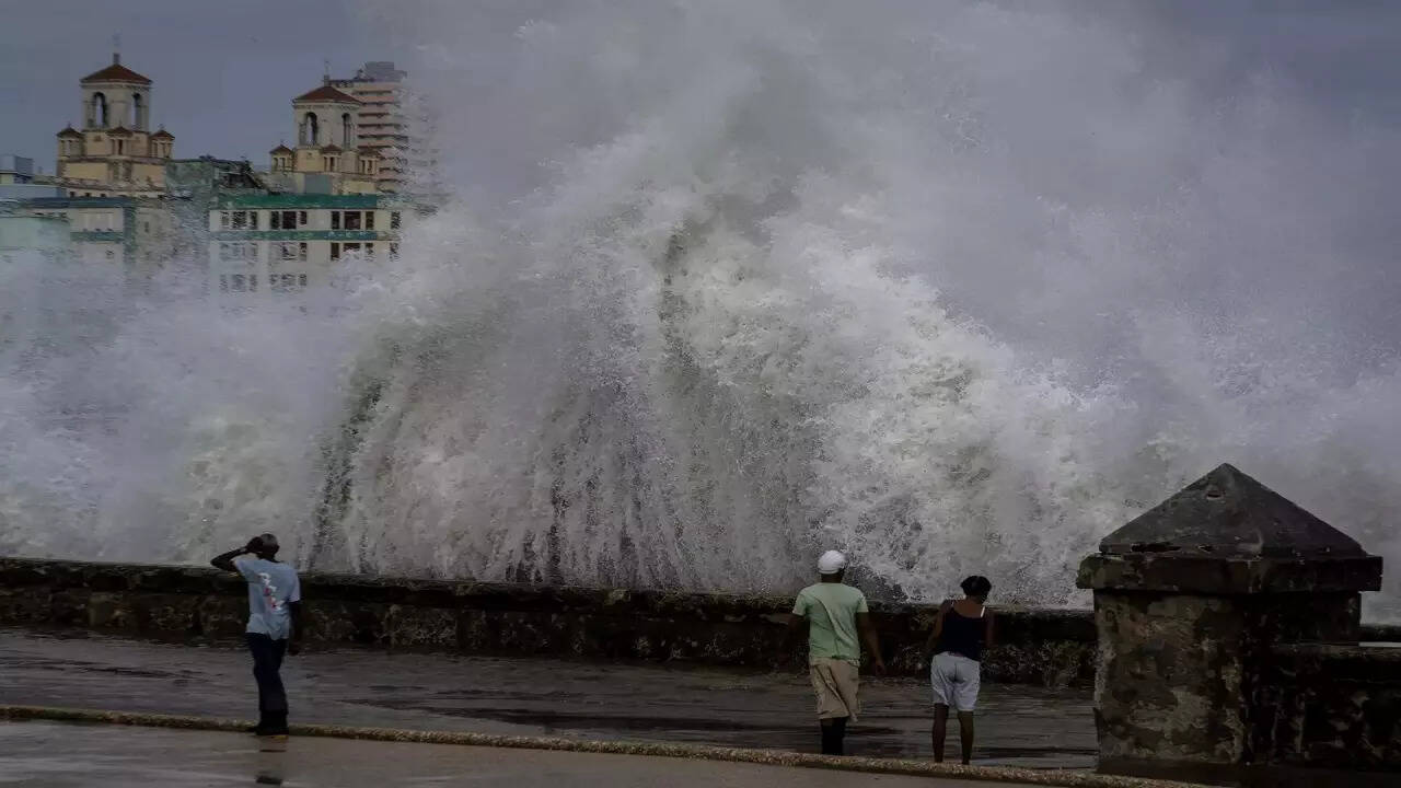 How Climate Change Could Trigger Giant Tsunamis From Antarctica Says ...