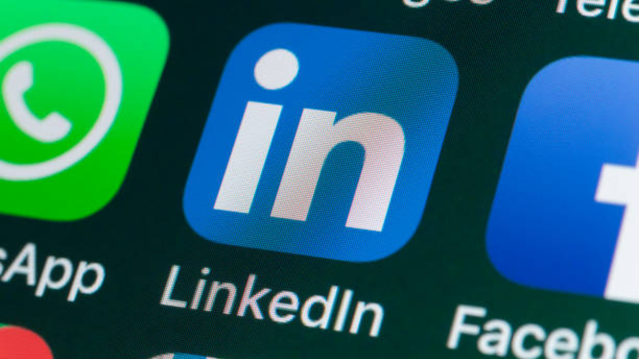 LinkedIn layoffs: छंटनी झेल रहे कर्मचारी छलका दर्द, कहा-अपना बेस्ट देने ...