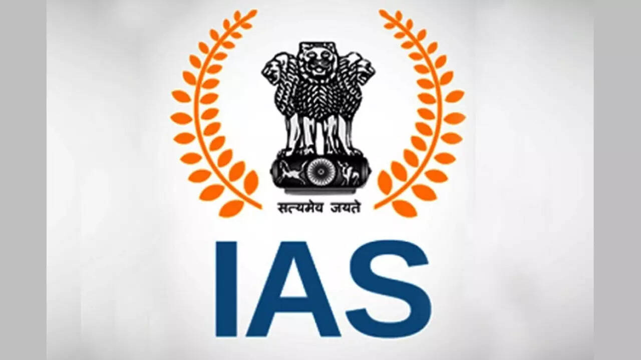 Meet Bamanwas based UPSC Topper Arnab Pratap Singh IAS Family All are ...