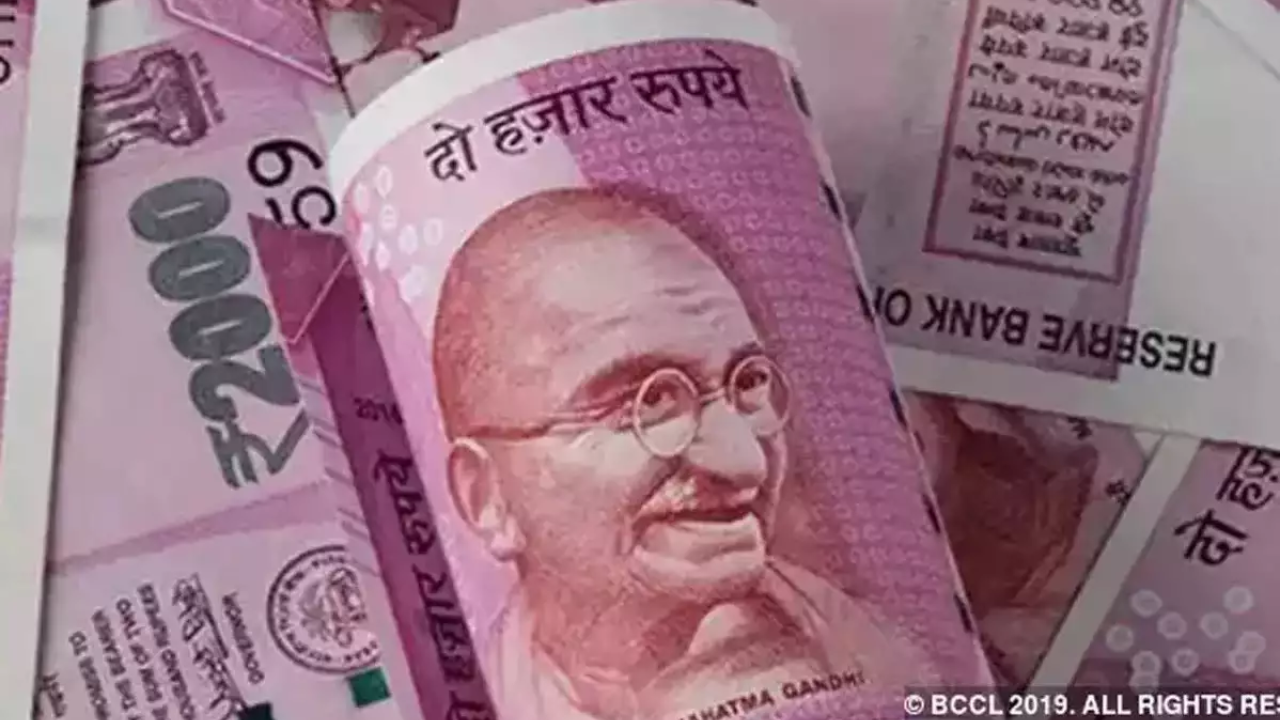 RBI 2000rs Note: अभी भी 8202 करोड़ मूल्य के 2000 के नोट लोगों के पास ...