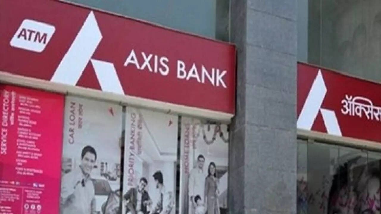 Axis Bank FD Rates: एक्सिस बैंक ने दिया तोहफा, FD पर बढ़ा दिया इतना ...