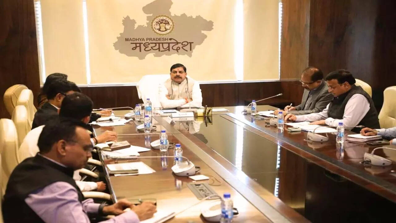 शहीद की पत्नी और मां-बाप के बीच झंझट खत्म, सहायता राशि में बराबर का ...