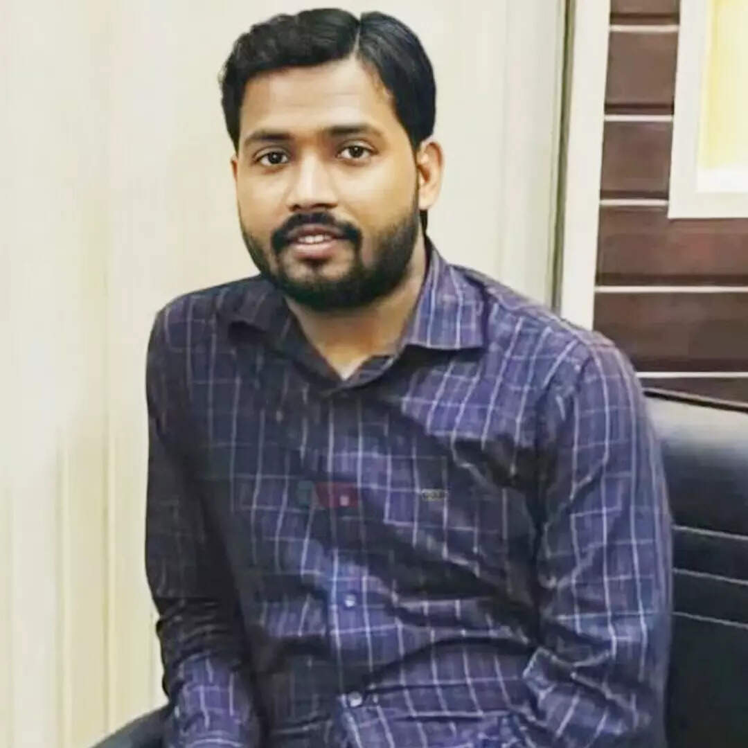 क्या है Khan Sir का असली नाम, जानें कितने पढ़े लिखे हैं आपके फेवरेट टीचर