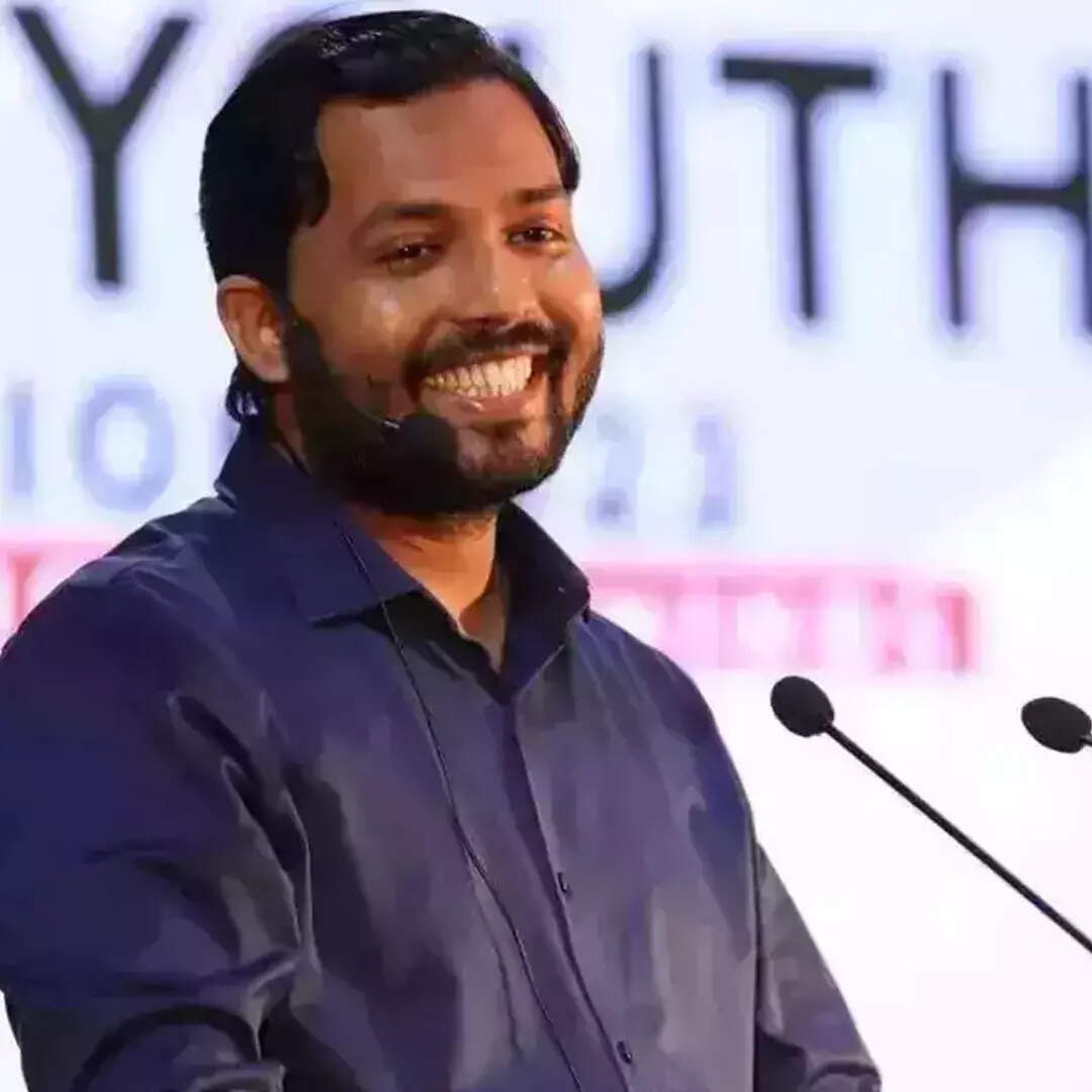 क्या है Khan Sir का असली नाम, जानें कितने पढ़े लिखे हैं आपके फेवरेट टीचर