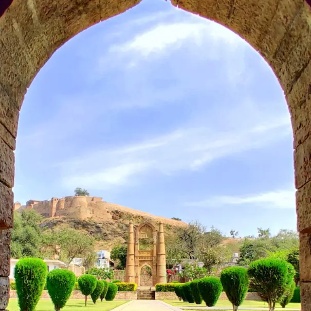 रातों रात रहस्यमय तरीके से बन गया था चंदेरी की भूतिया घाटी पर ये ...