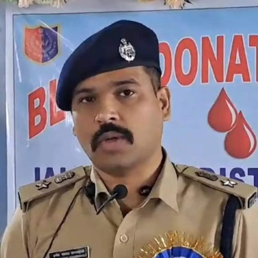 Success Story of IPS Umesh Ganpat 12th Fail Sold Milk on Cycle Know how ...