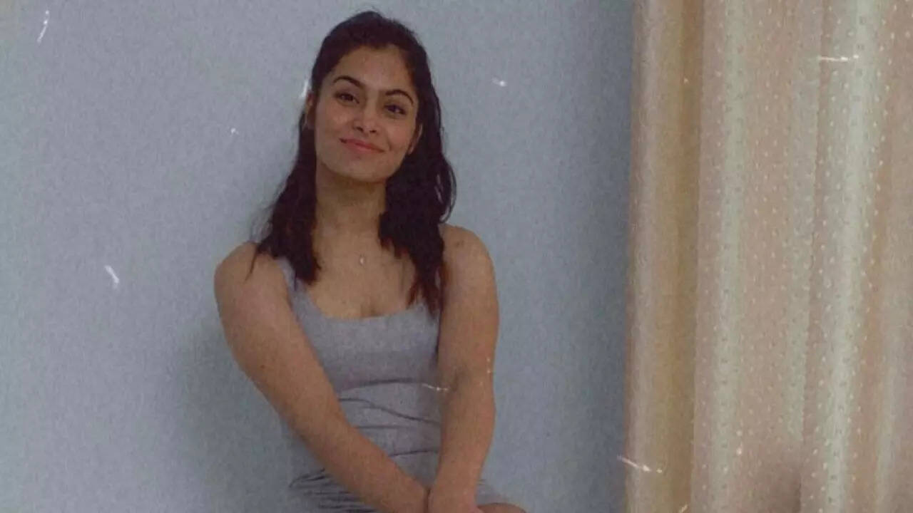 Manu Bhaker Ramp Walk photos viral check glamourous look of olympic ...