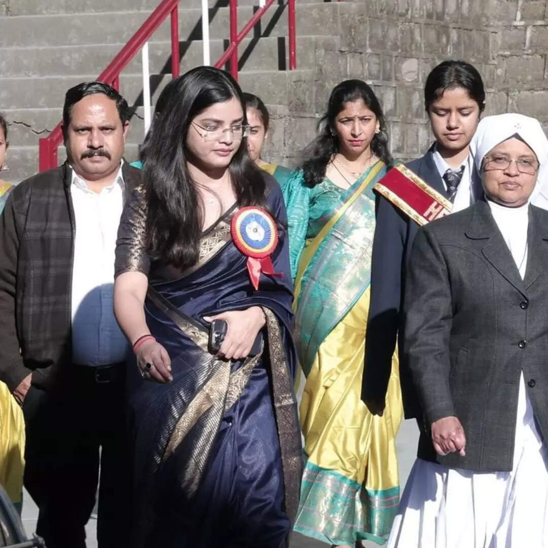 Success Story of IAS Priya Rani Cracked UPSC Twice to Left Private ...