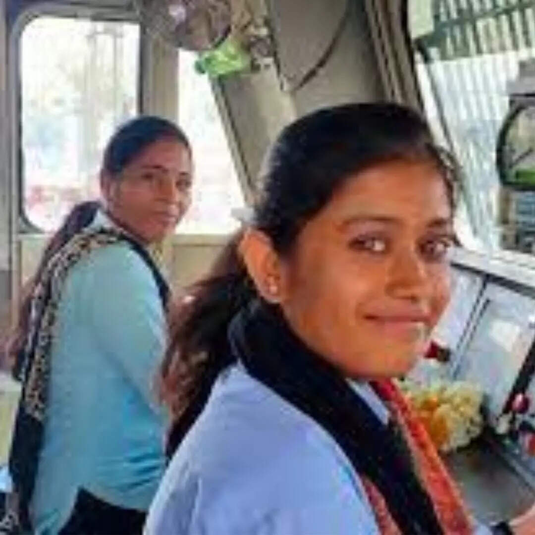 How To Become Train Driver In India know Indian Railway Loco Pilot ...
