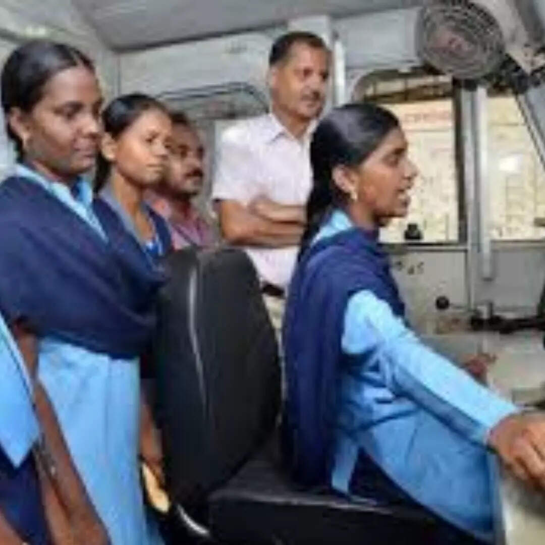 How To Become Train Driver In India know Indian Railway Loco Pilot ...