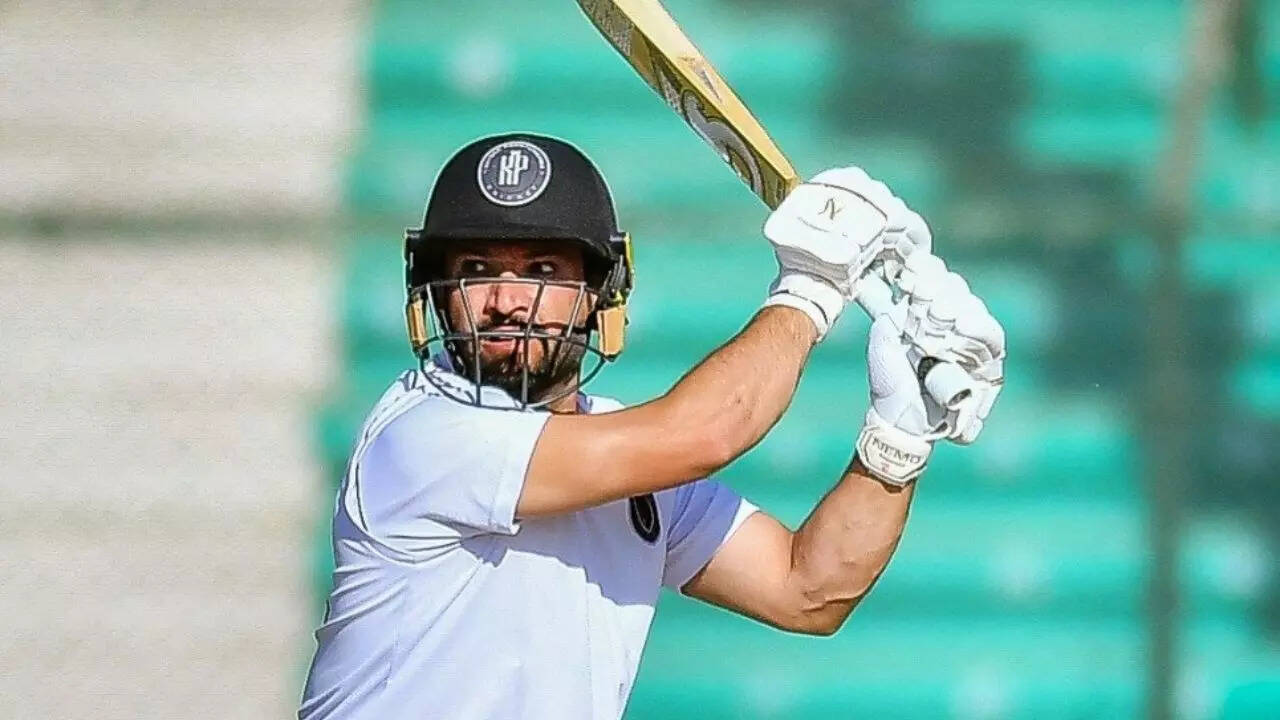 Wasim Akram Remark On Kamran Ghulam 11 brothers 4 sisters Viral during ...