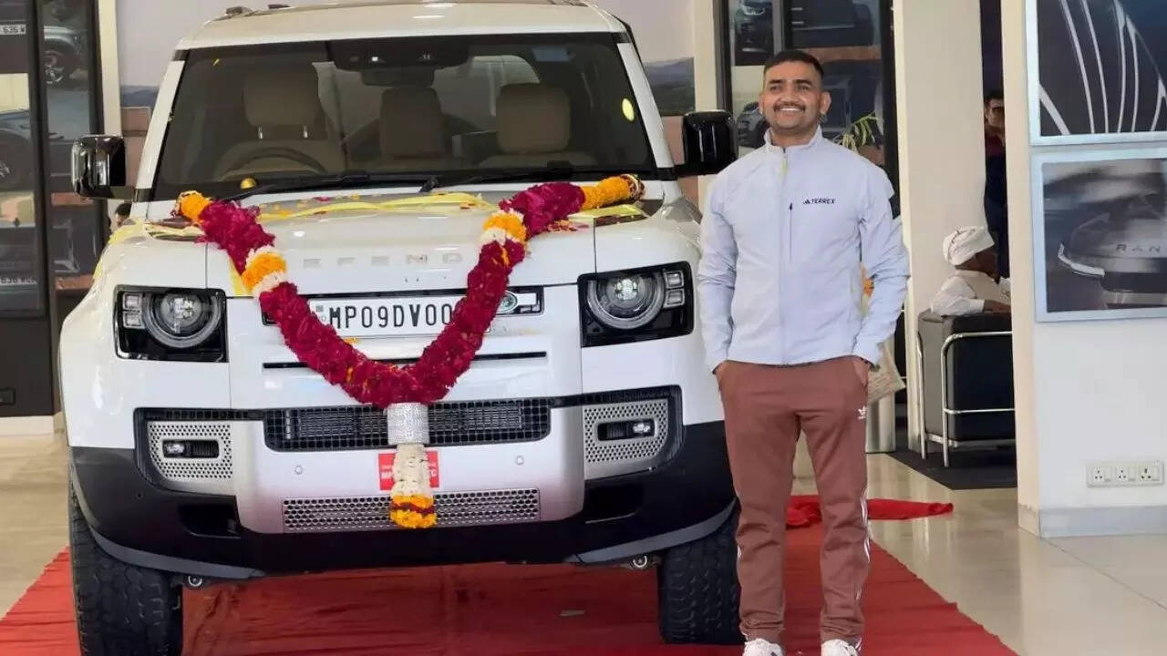 This Fitness Influencer Buys Land Rover Defender On Diwali With A VIP ...