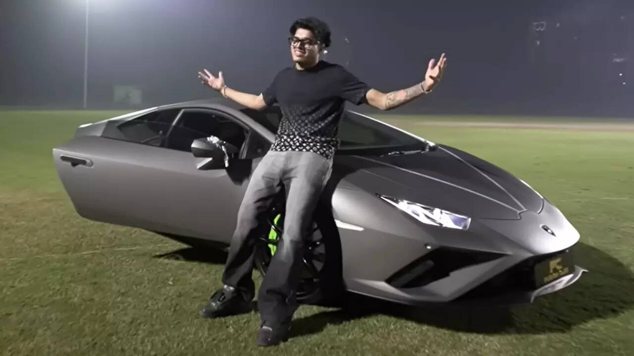 Gamer Youtuber Jonathan Brings Home His Dream Car Lamborghini Huracan