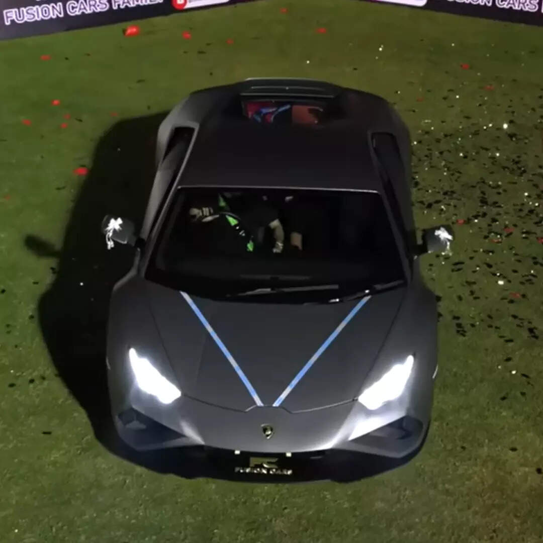 Gamer Youtuber Jonathan Brings Home His Dream Car Lamborghini Huracan