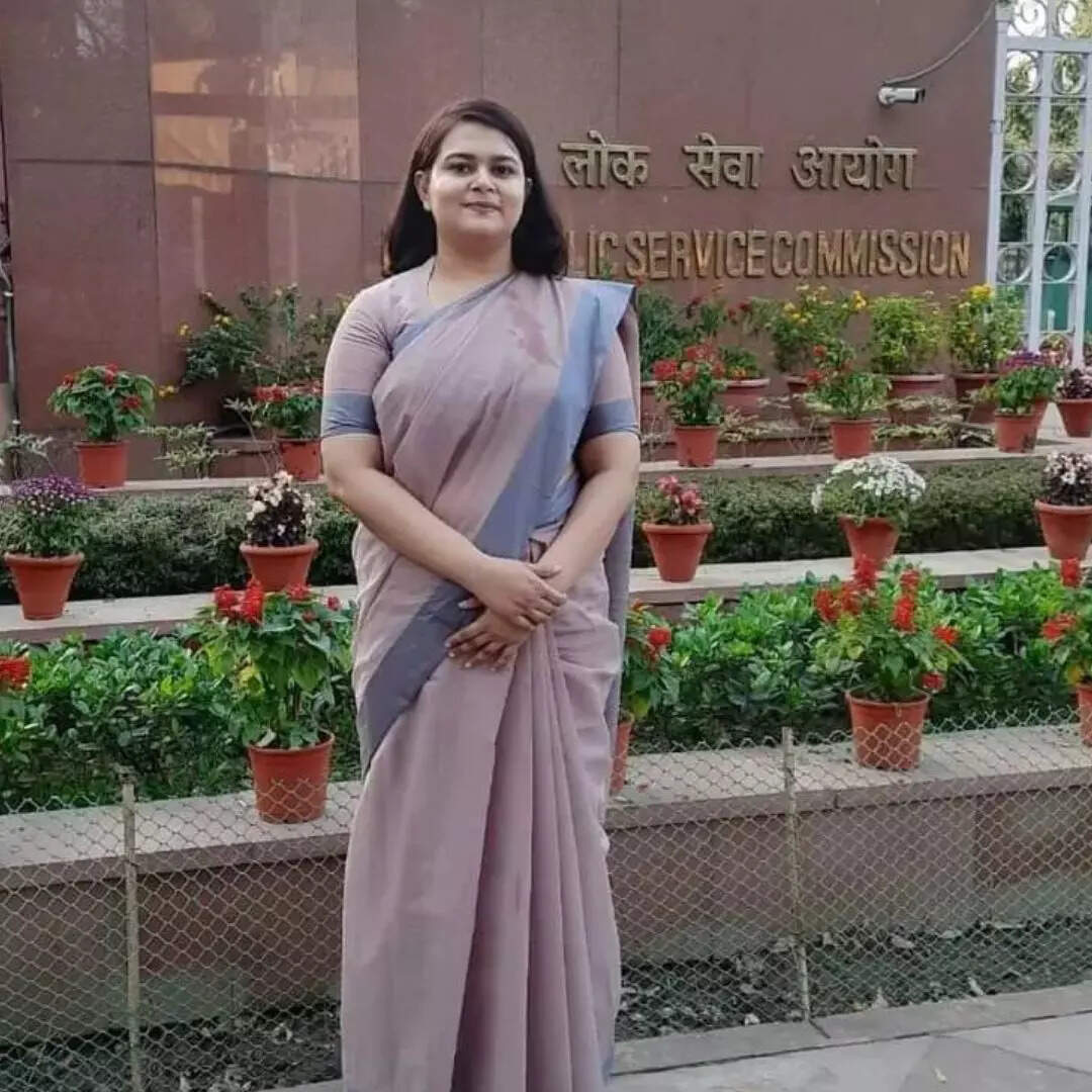 Success Story of IPS Dr Aditi Upadhyay Cracked UPSC with Doctor Duty ...