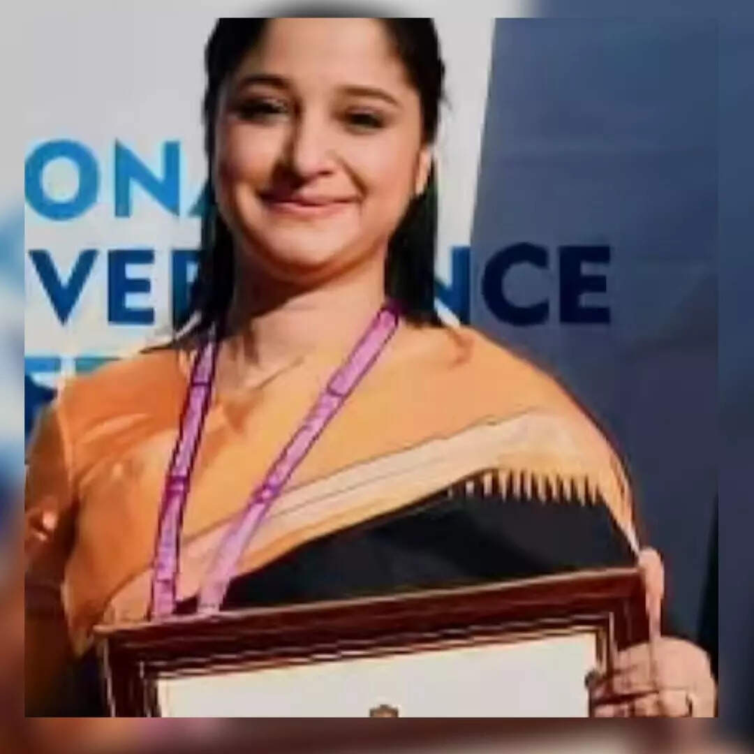 बिना कोचिंग पहले प्रयास में बनीं IAS अधिकारी, इंटरव्यू की तैयारी के लिए ...