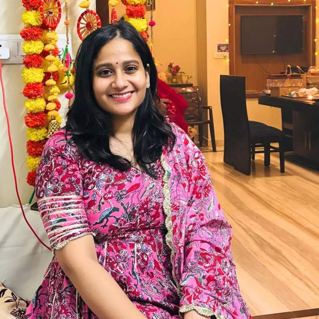 Success Story of IAS Neha Byadwal Youngest Female UPSC Topper Cracked ...
