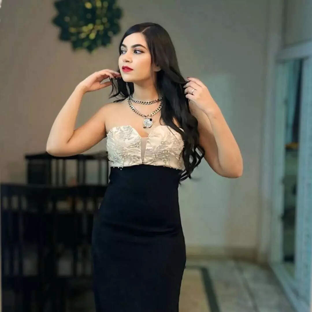 Success Story of Devyani Singh Income Tax Assistant Commissioner Cracked 7 Government Exam UPSC ...