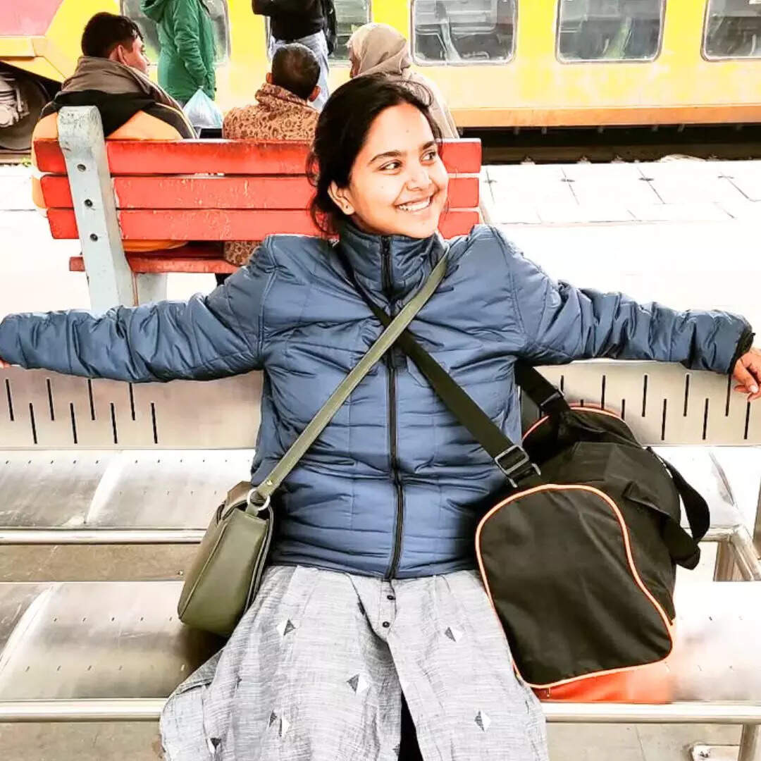 Success Story of IAS Medha Anand Cracked UPSC with Railway Job How to Become IAS with Job- दिन ...