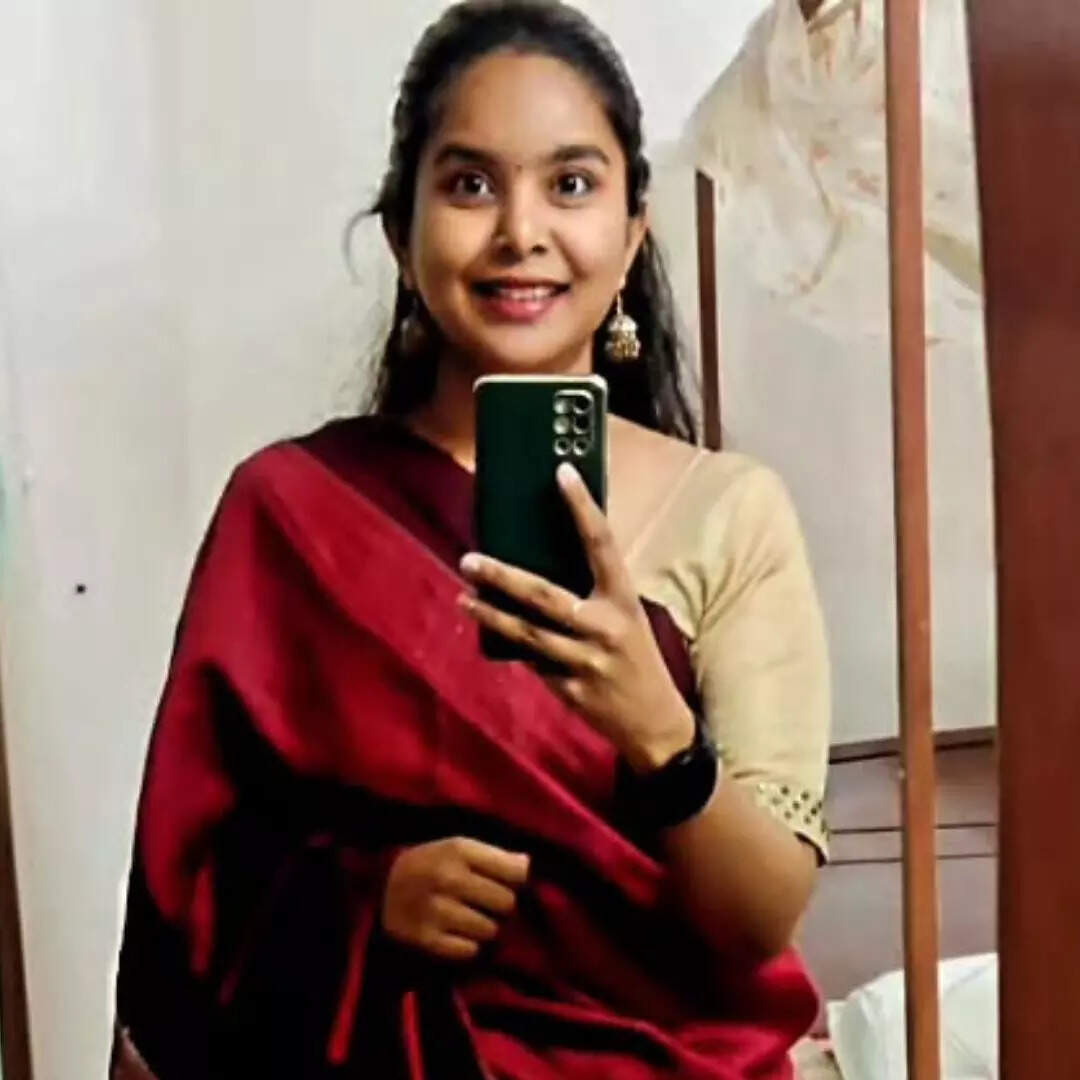 Success Story of IAS Medha Anand Cracked UPSC with Railway Job How to Become IAS with Job- दिन ...