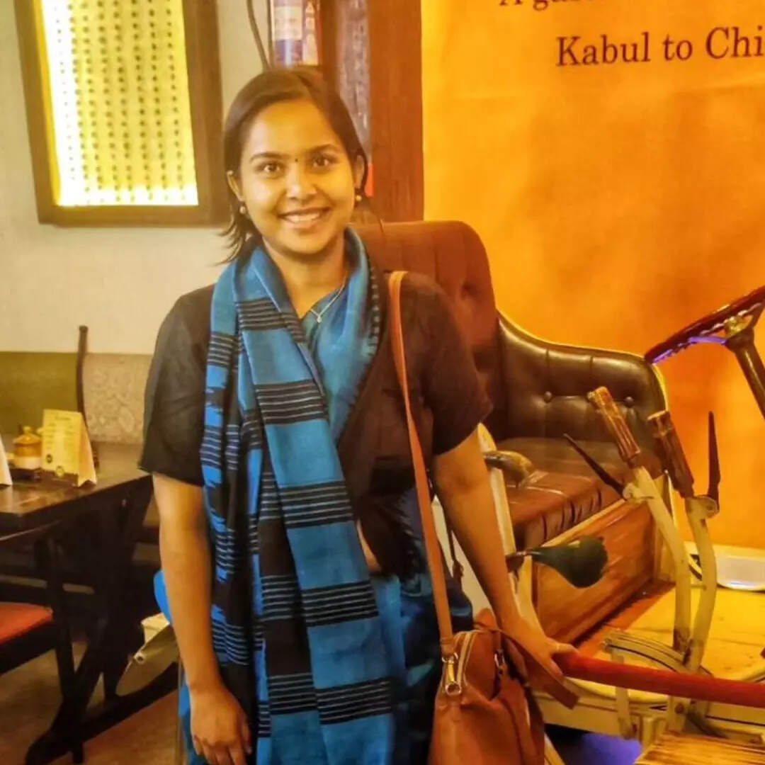 Success Story of IAS Medha Anand Cracked UPSC with Railway Job How to Become IAS with Job- दिन ...