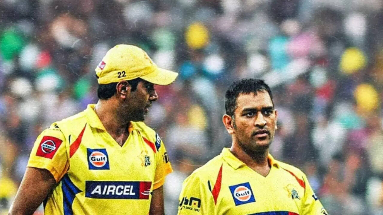 CSK oldest and youngest player in IPL 2025 MS Dhoni Ravichandran Ashwin ...