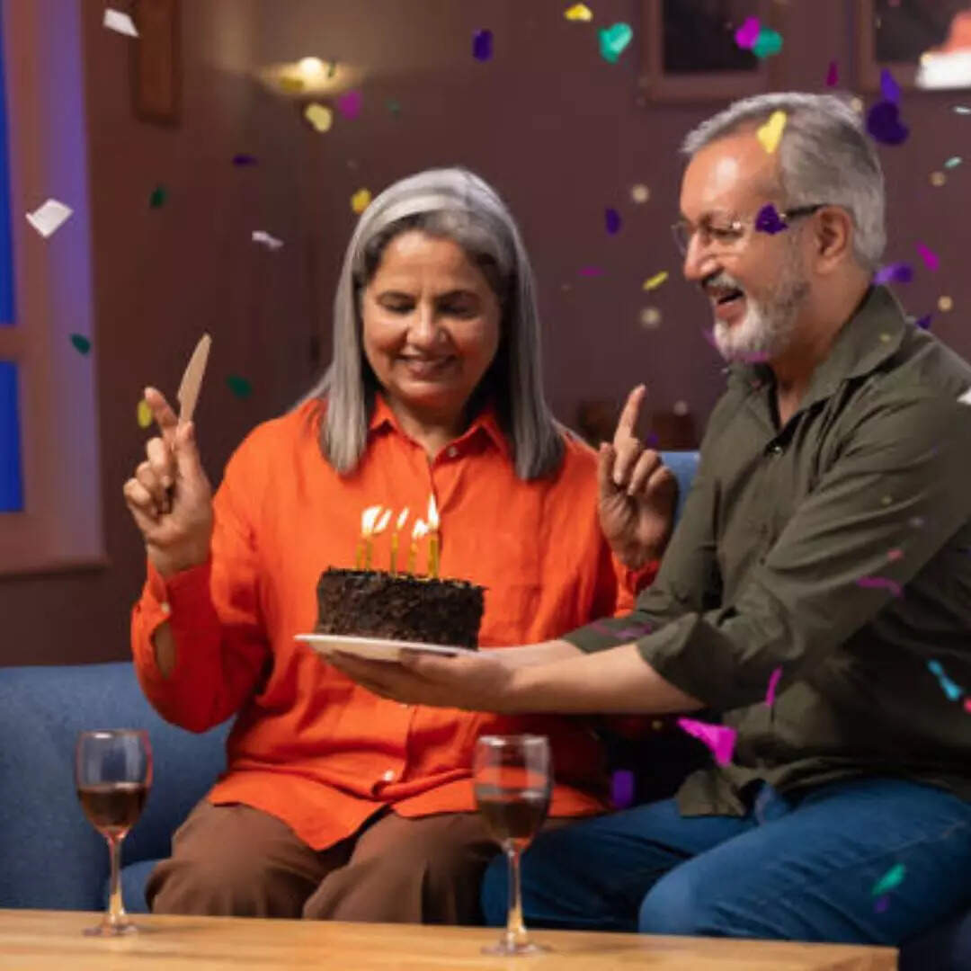 Anniversary Wishes for Chacha Chachi: इन खूबसूरत संदेशों के जरिए दें ...