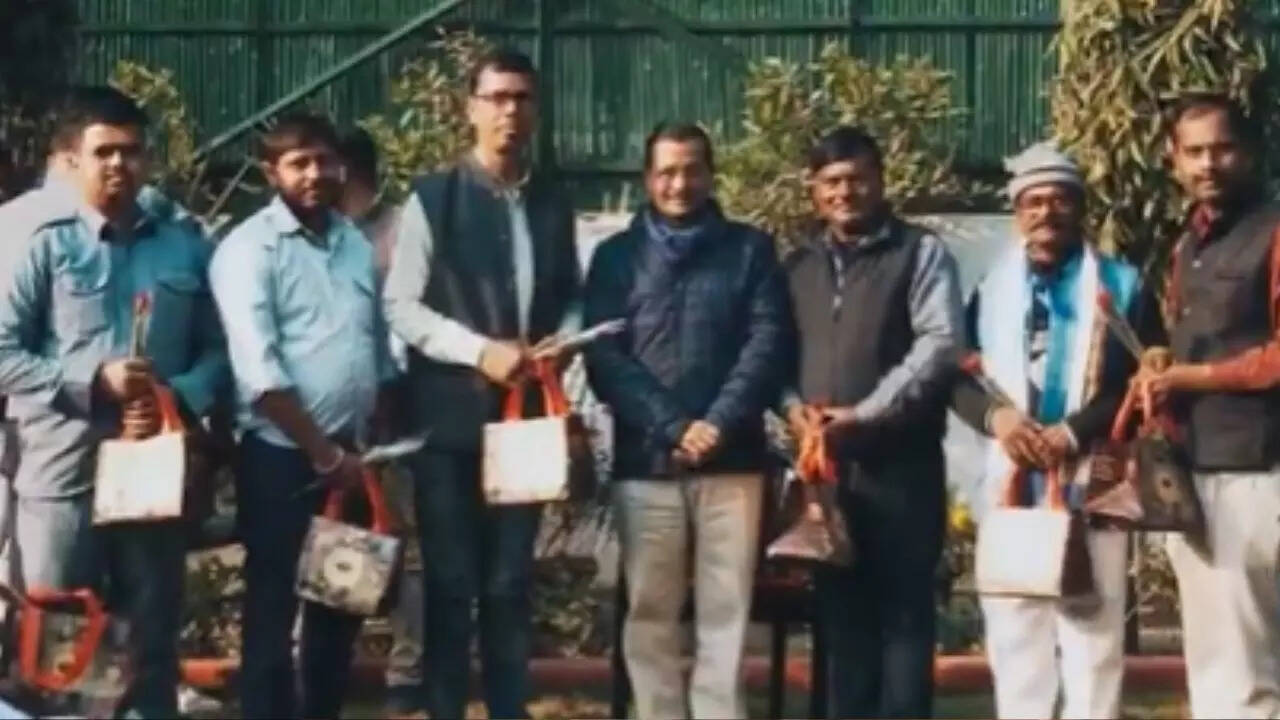 ऑटो चालकों का बीमा, बेटी की शादी में मदद और पढ़ाई का खर्चा उठाएगी सरकार ...