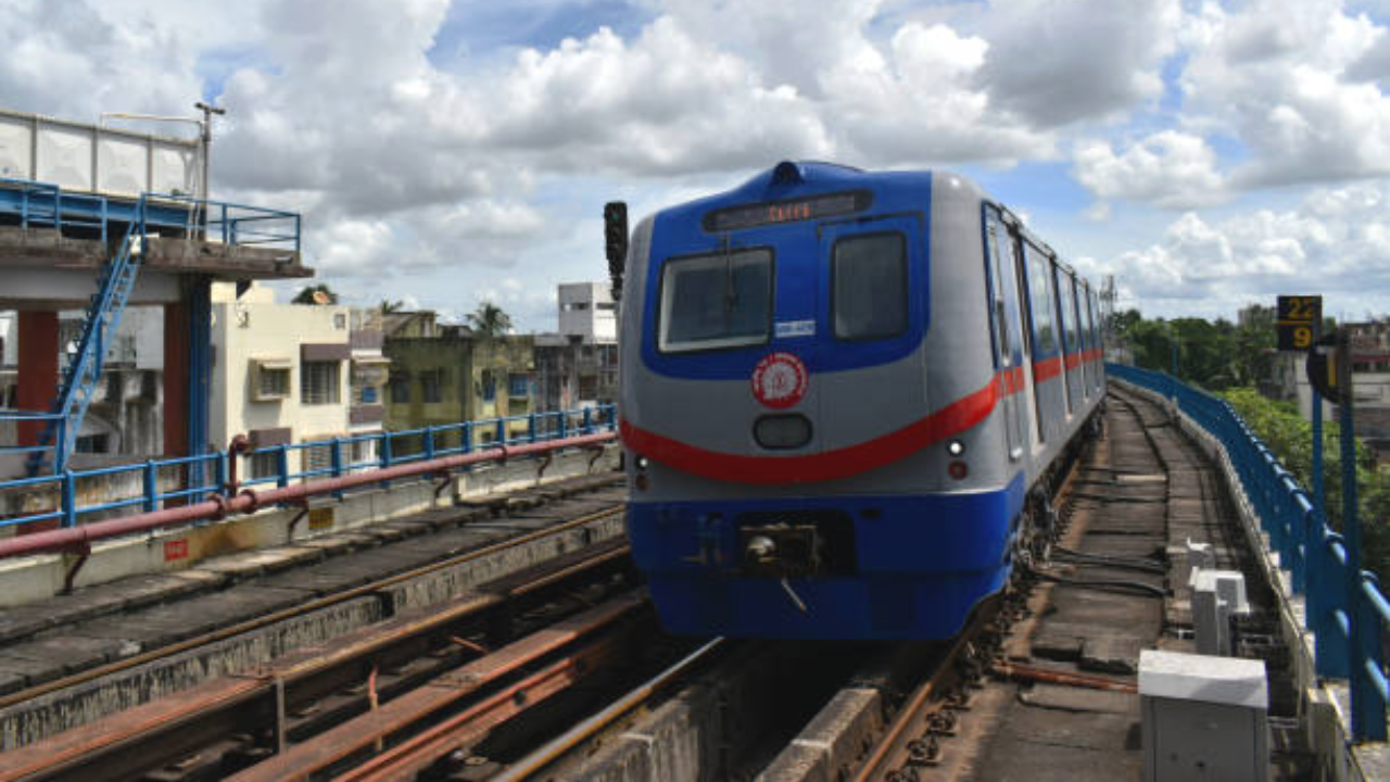 महाकुंभ में रंग जमाएगी Prayagraj Metro, 2 रूट 39 स्टेशनों से कराएगी शहर ...