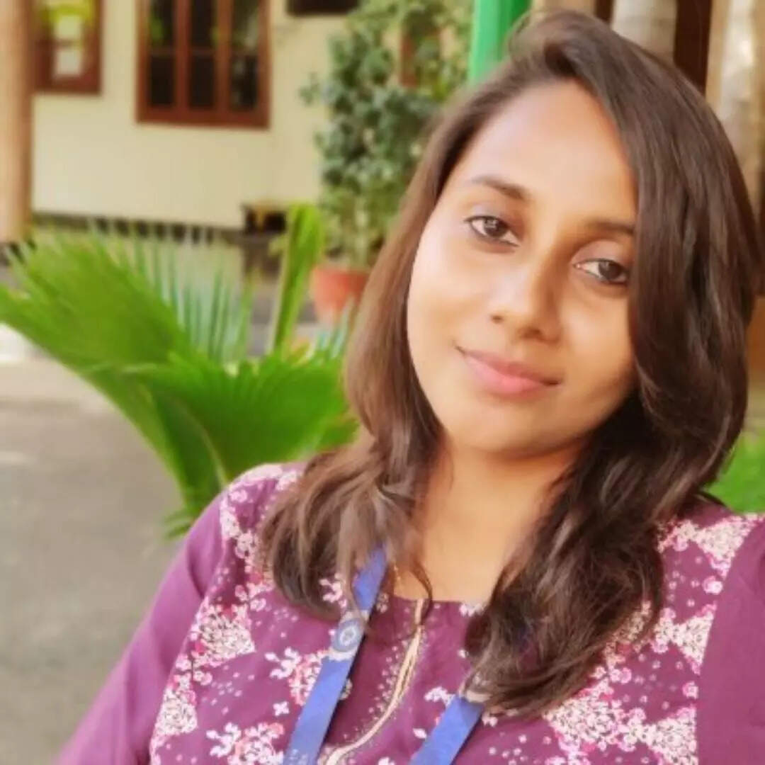 IPS Rashmitha Rao Success Story Become UPSC Topper to Left RBI Job Lady ...