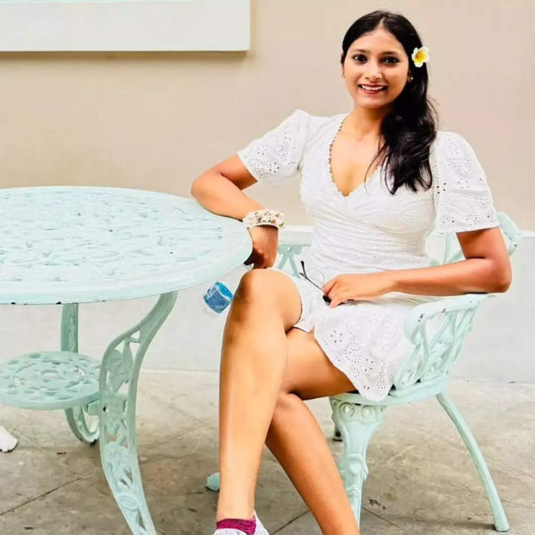 Success Story of IPS Shruti Agarwal Cracked UPSC without Coaching Multi ...