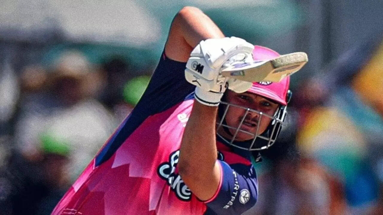18 year old Lhuan dre Pretorius played 51 balls 97 runs knock in SA20 for Paarl Royals against ...
