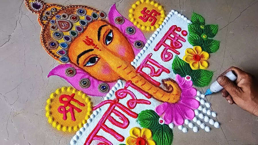 Sakat Chauth 2025 Rangoli Design: कलश वाली रंगोली से सजाएं अपना आंगन ...