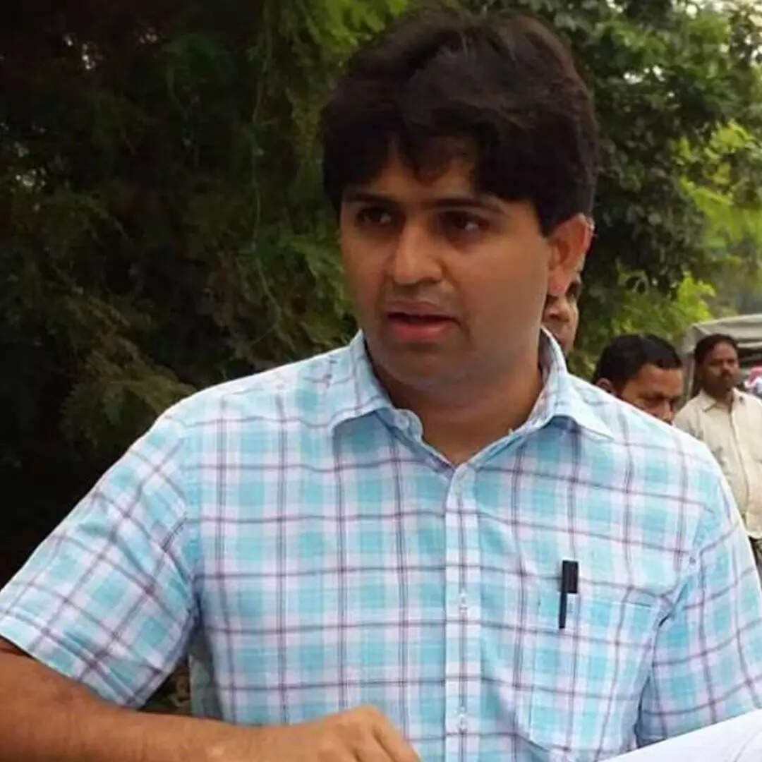 Meet IAS Vijay Kiran Anand Maha kumbh Nagar DM Vijay Kiran Anand UPSC ...