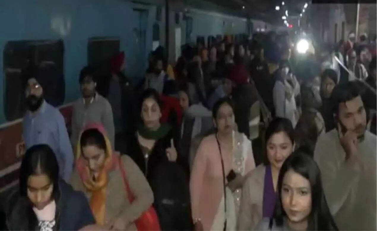 NDLS Stampede Inquiry: नई दिल्ली रेलवे स्टेशन भगदड़ मामले में रेलवे की ...