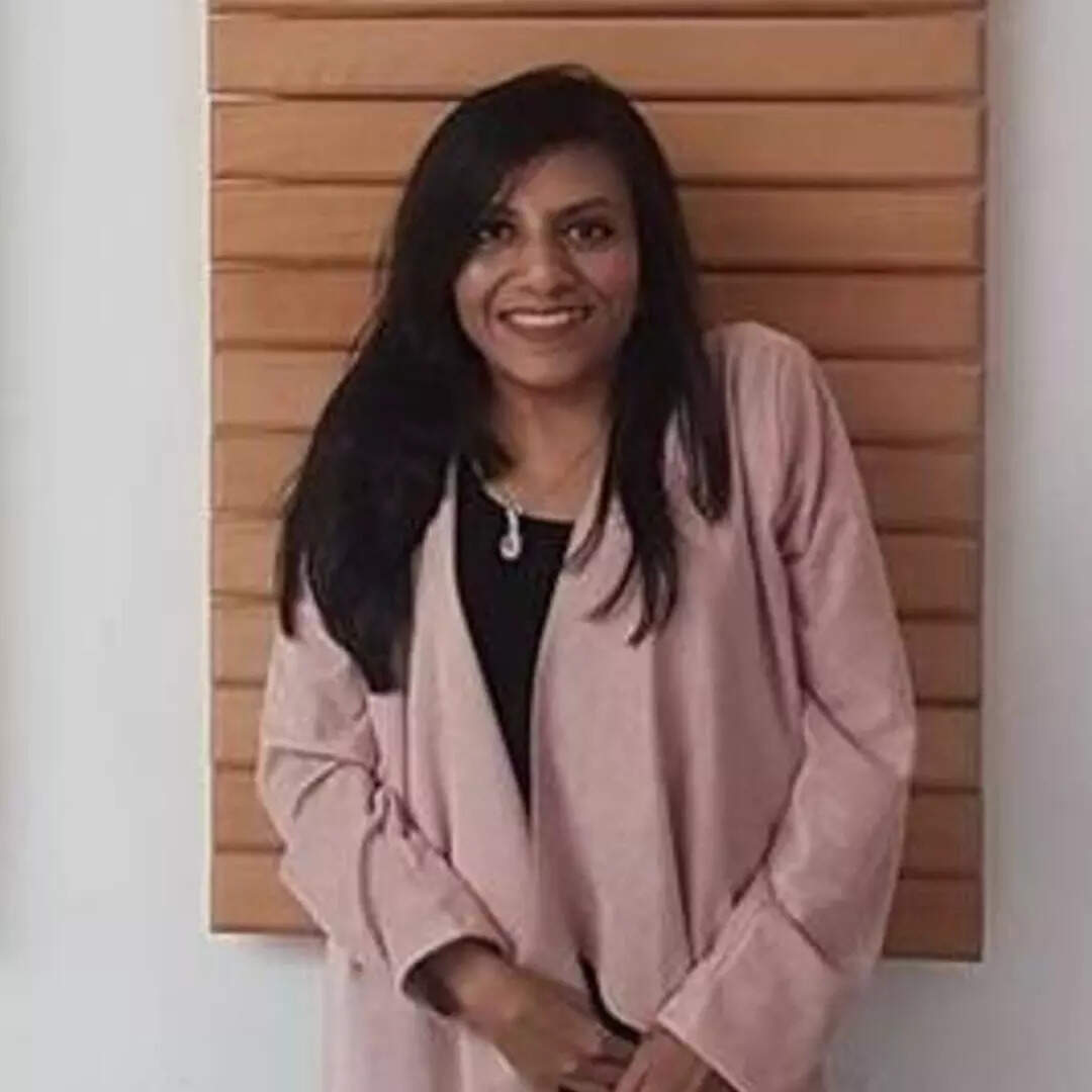 IAS topper Ira Singhal Motivational Story Who Defeated Physical ...