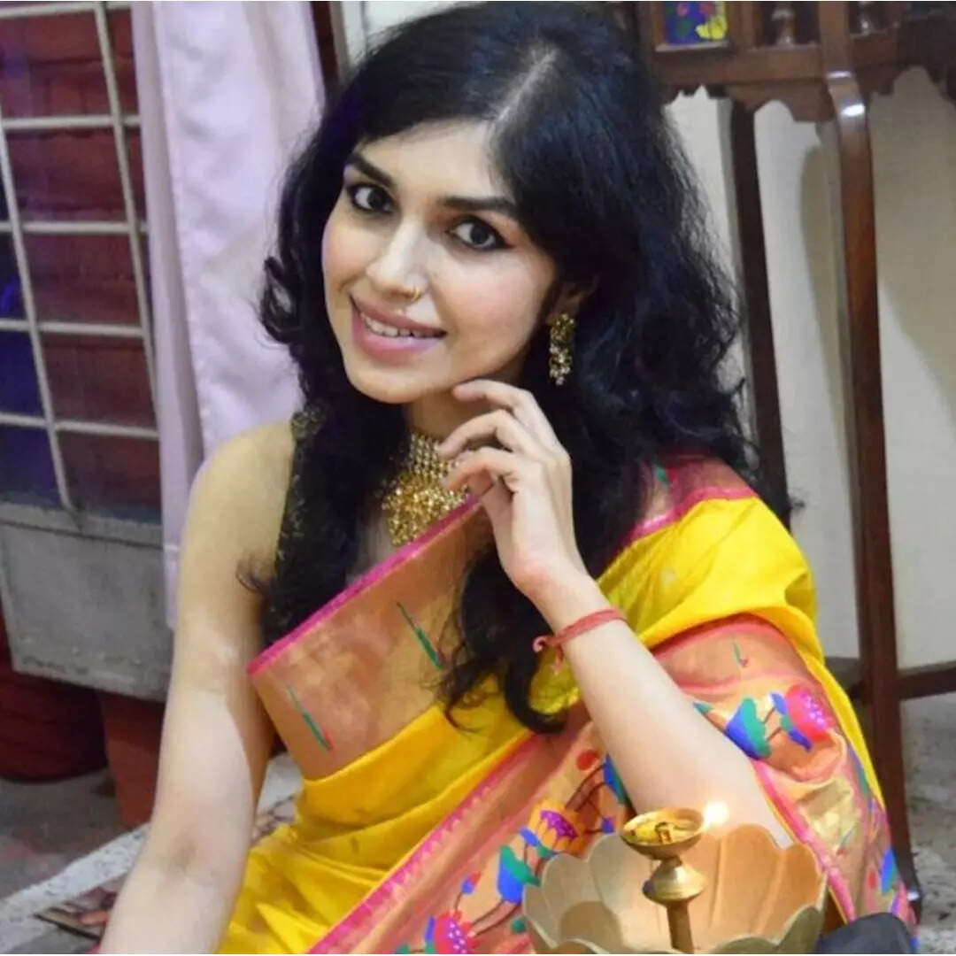 Beauty with brain IPS Anna Sinha got married to IAS Vidhu Shekhar ...
