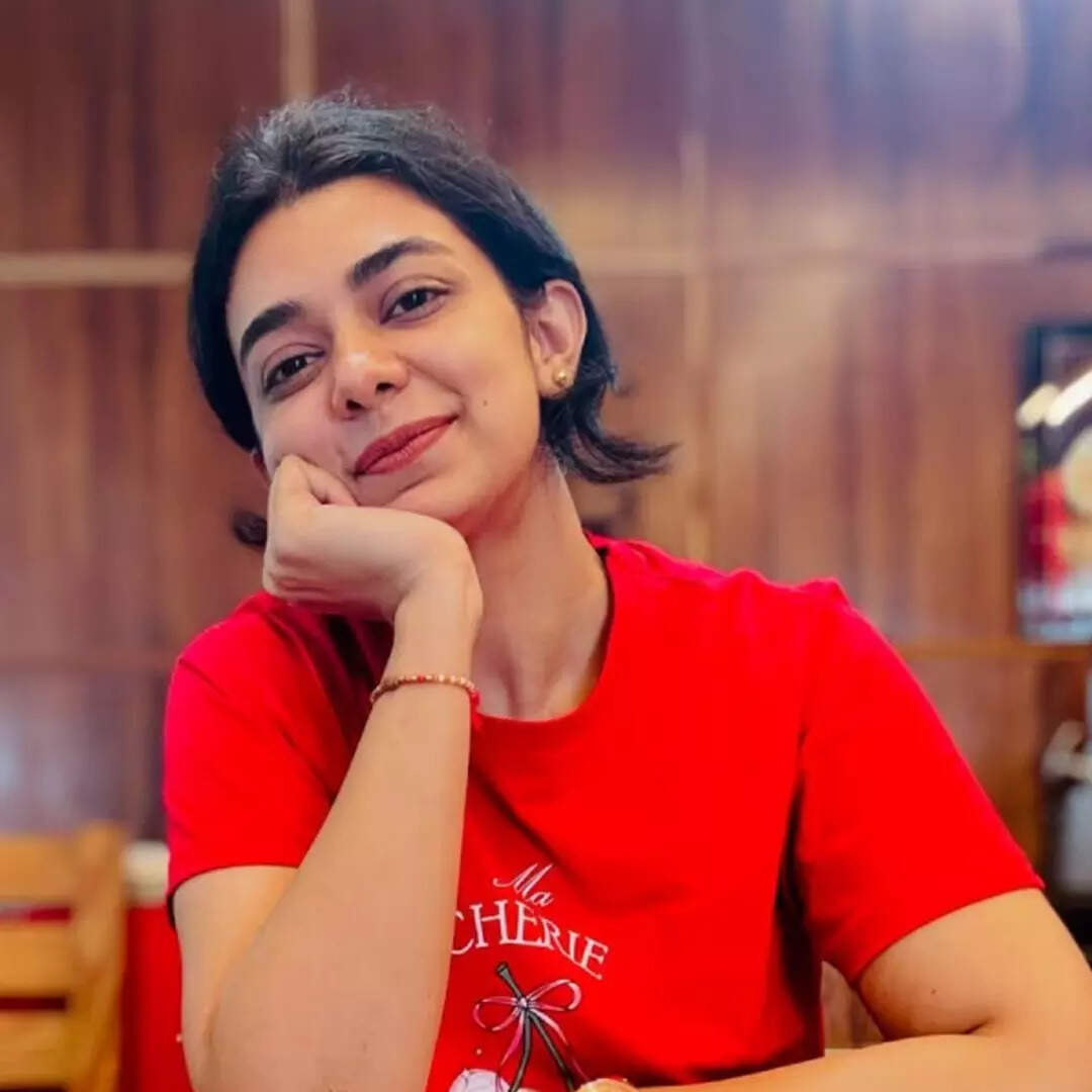 IAS Rupal Rana inspirational story daughter of delhi police asi who ...