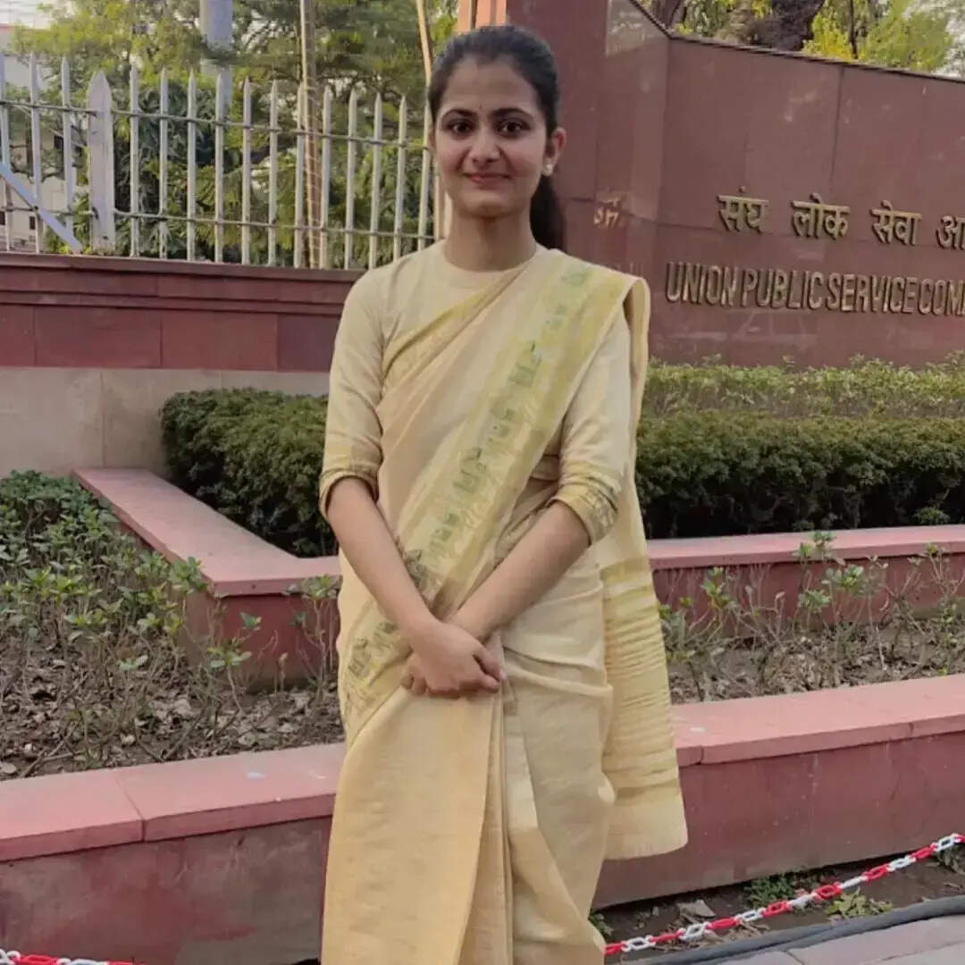 IAS Divya Tanwar Motivational story who cracked UPSC twice at the age ...
