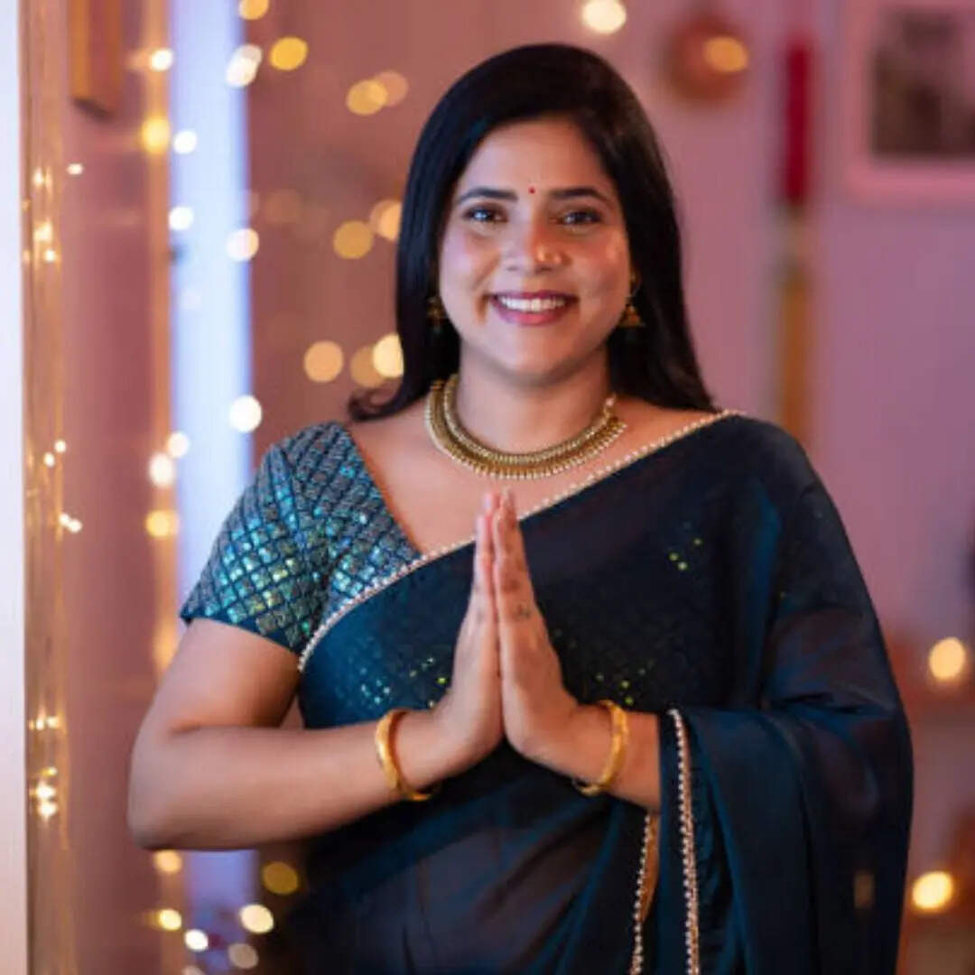 What Is The Difference Between Namaste And Pranam Trending GK Question ...