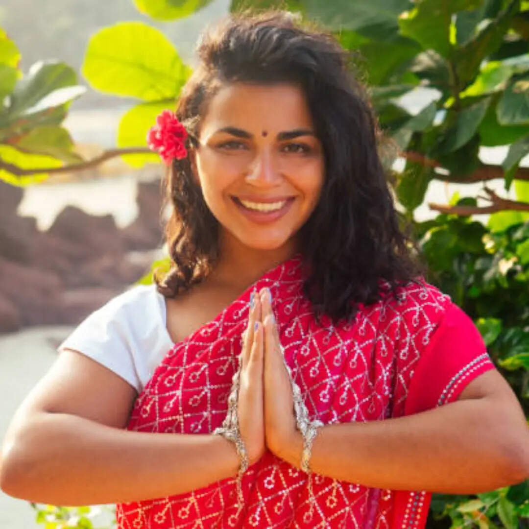 What Is The Difference Between Namaste And Pranam Trending GK Question ...