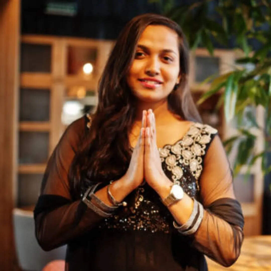 What Is The Difference Between Namaste And Pranam Trending GK Question ...