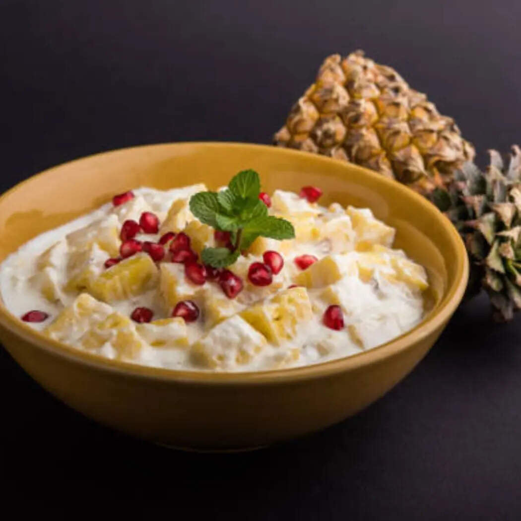 Pineapple Raita Recipe: चम्मच चाटकर खाने को मजबूर हो जाएंगे घर वाले, जब ...