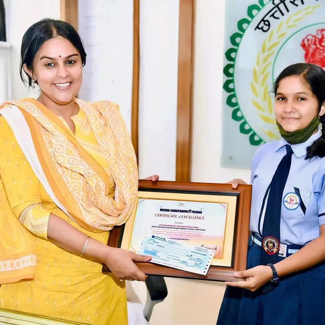IAS Priyanka Shukla Motivational story a doctor turned officer IAS ...