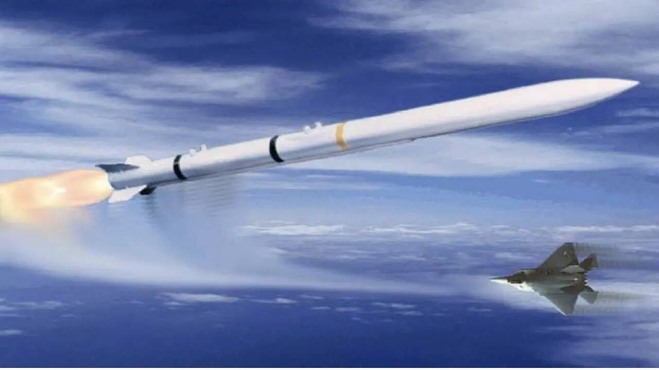 'अदृश्य दुश्मन' को खत्म करतीं हैं ये 5 अचूक BVR मिसाइलें, आवाज की गति ...