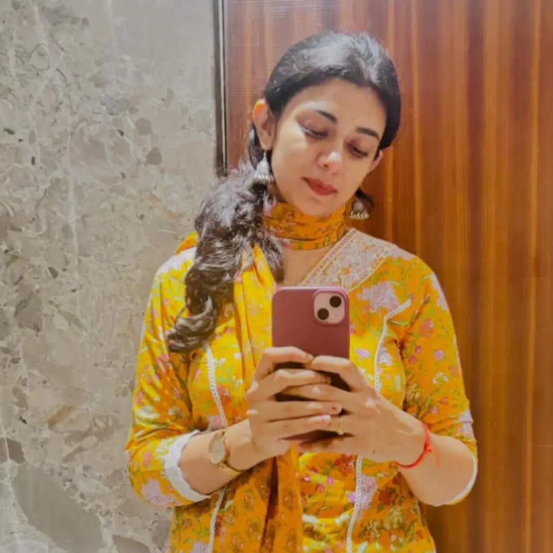 UPSC Success Story Delhi Police ASI daughter Rupal Rana IAS Education ...