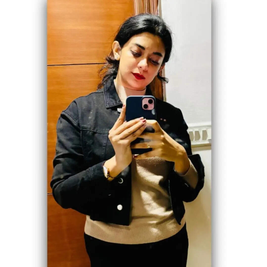 UPSC Success Story Delhi Police ASI daughter Rupal Rana IAS Education ...