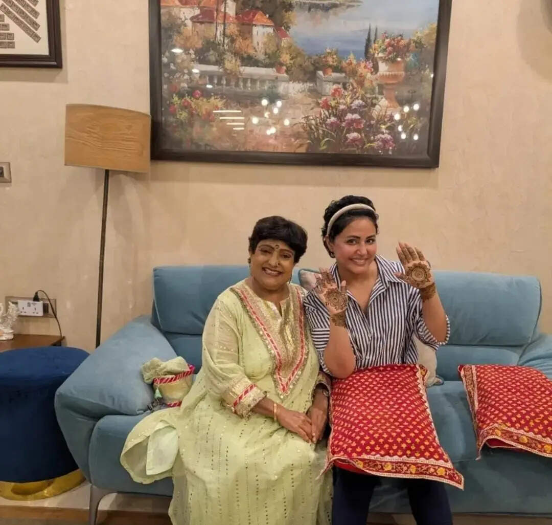 Hina Khan Mehndi design: प्यारे पिया के नाम की मेहंदी लगवाकर फूल सी खिली हिना खान, हथेली से लेकर ...