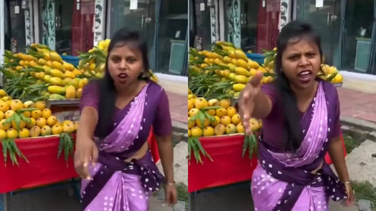 woman selling mangoes in unique way Video Goes Viral | Times Now Navbharat