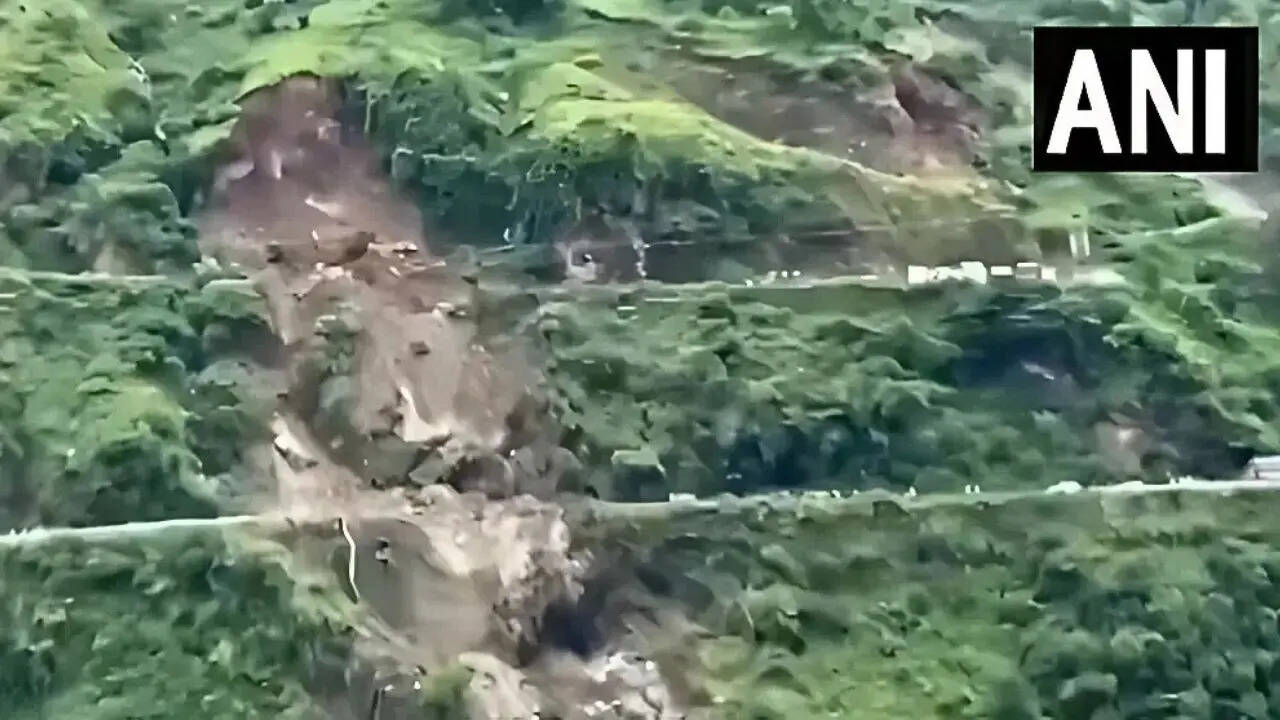 Landslide Near Pandoh Dam Blocks Chandigarh-Manali Highway|हिमाचल में ...